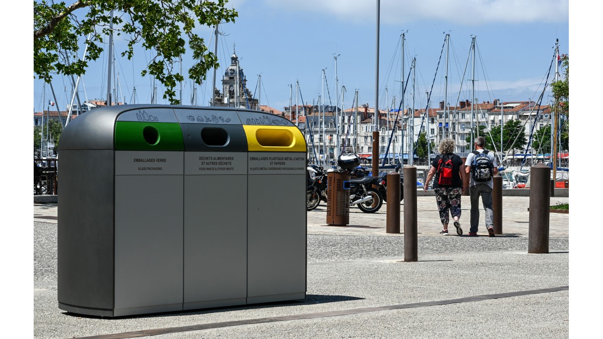 PUR, waste collection and recycling bins by Patrick Jouin iD